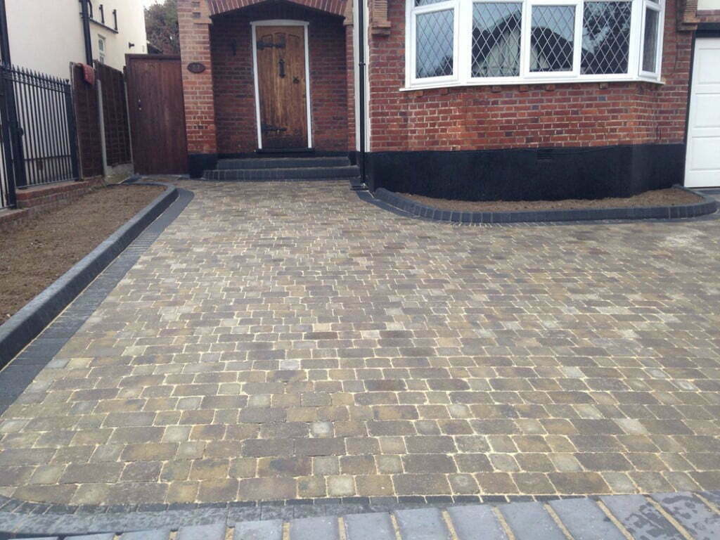 Block Paving Contractors Canewdon → Co-Operative Contractors LTD